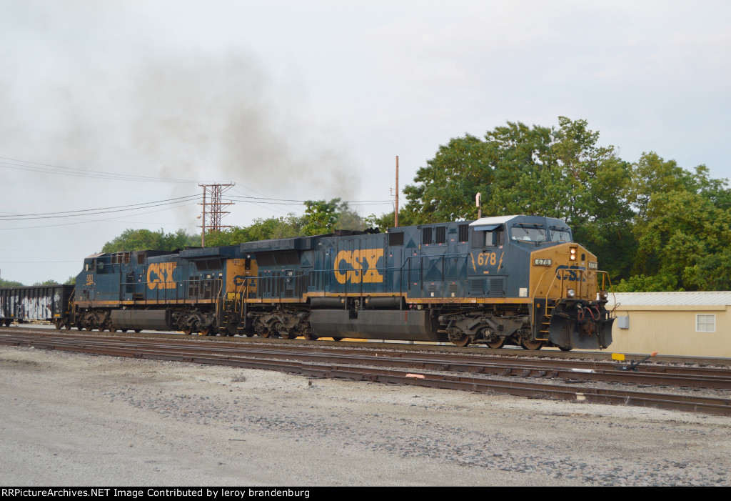 CSX 678 with the LINTUL